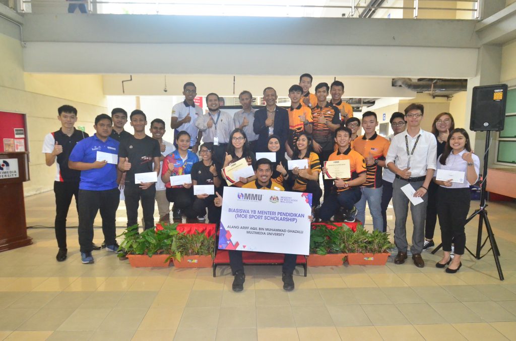 MMU Student Receives MOE Sports Scholarship - Multimedia University