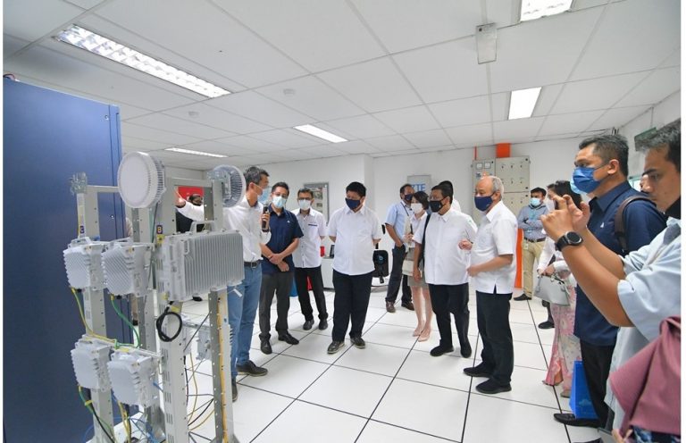 MCMC Delegates Visit ZTE-MMU Training Centre in Melaka - Multimedia ...