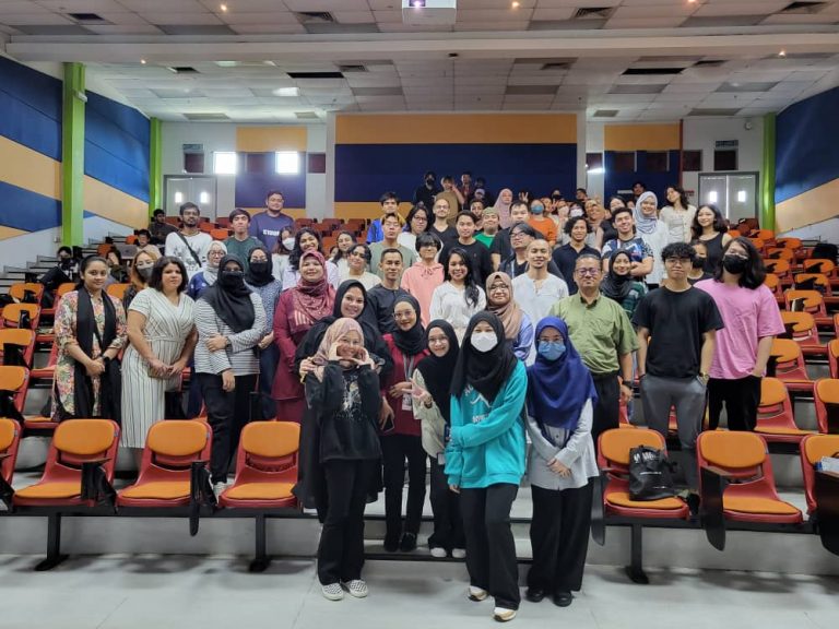 More Notable Alumni Return to Campus for Sharing Session - Multimedia ...