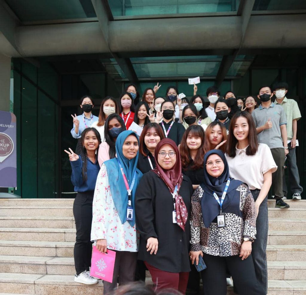Expanding Students’ Horizons via Educational Visit - Multimedia University