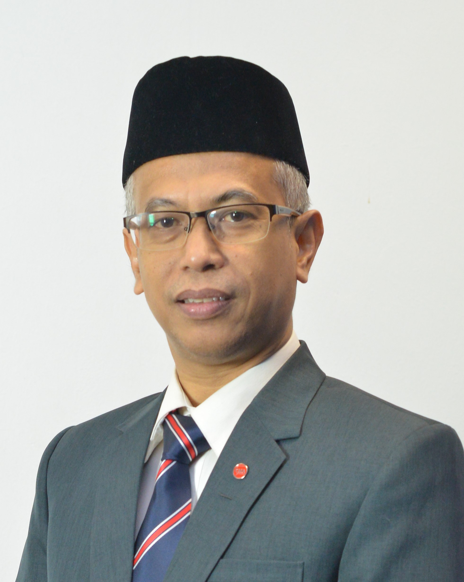 FOM Academic Staff Receives Recognition - Multimedia University